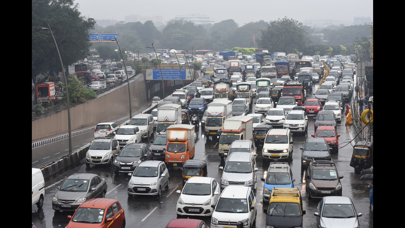 BMC proposes new bridge to decongest JVPD circle | Mumbai news