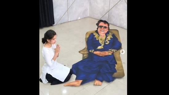 Artist pays unique tribute to Bappi Lahiri with portrait made of ...