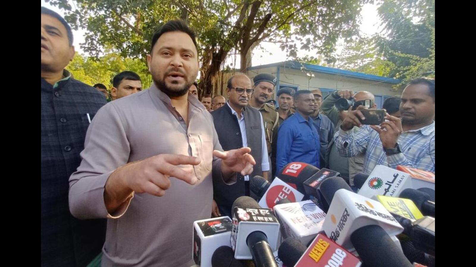 Fodder scam verdict: Nitish rubs it in, Tejashwi taunts BJP | Hindustan ...