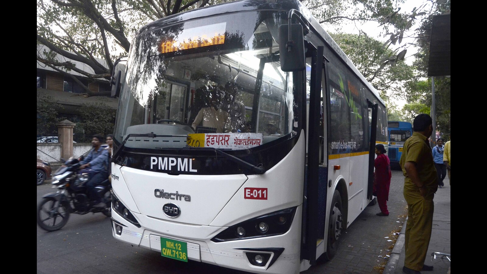 PMPML plans to convert old buses to electric - Hindustan Times
