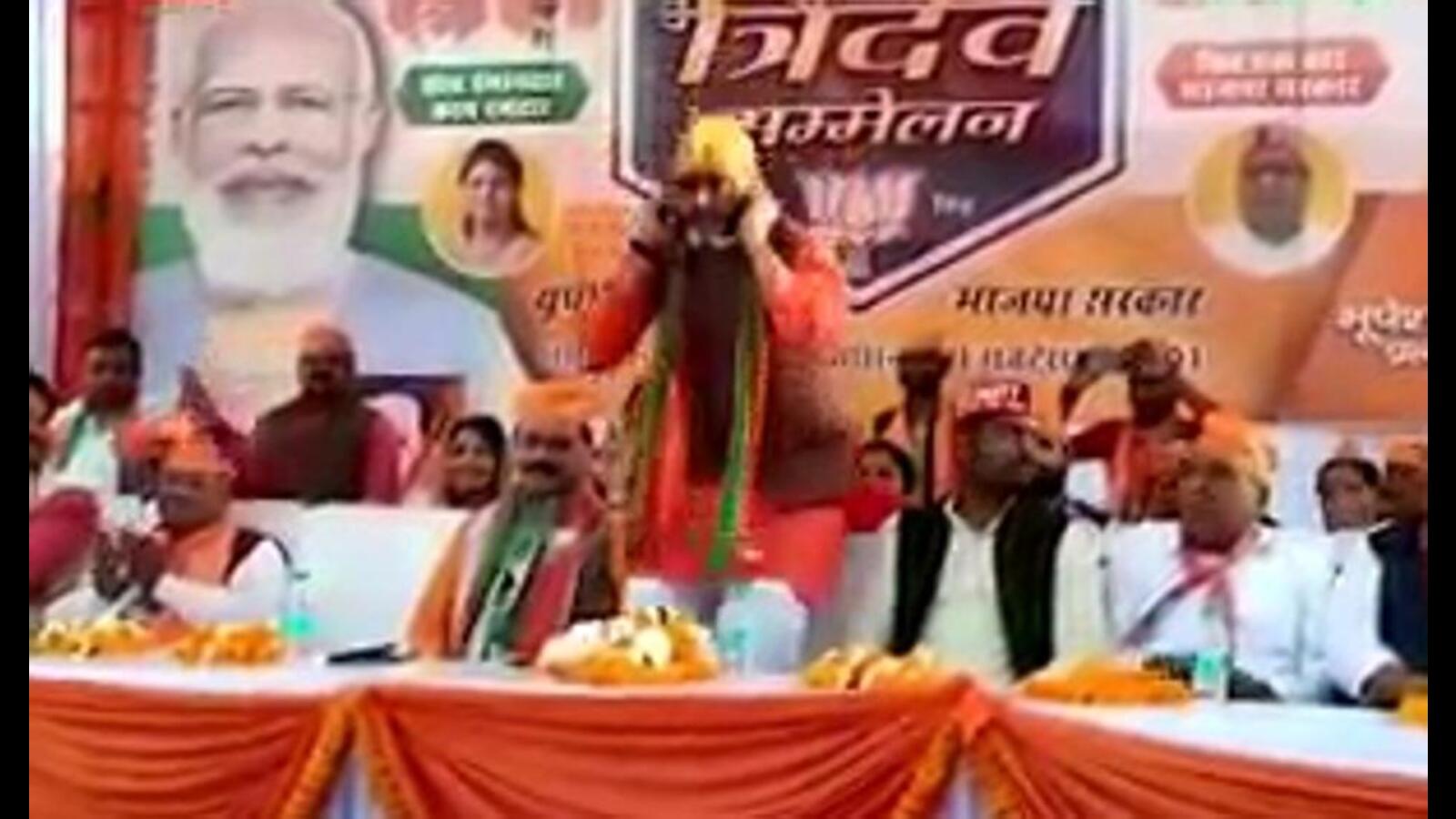 BJP MLA does sit-ups, apologises to voters | Hindustan Times