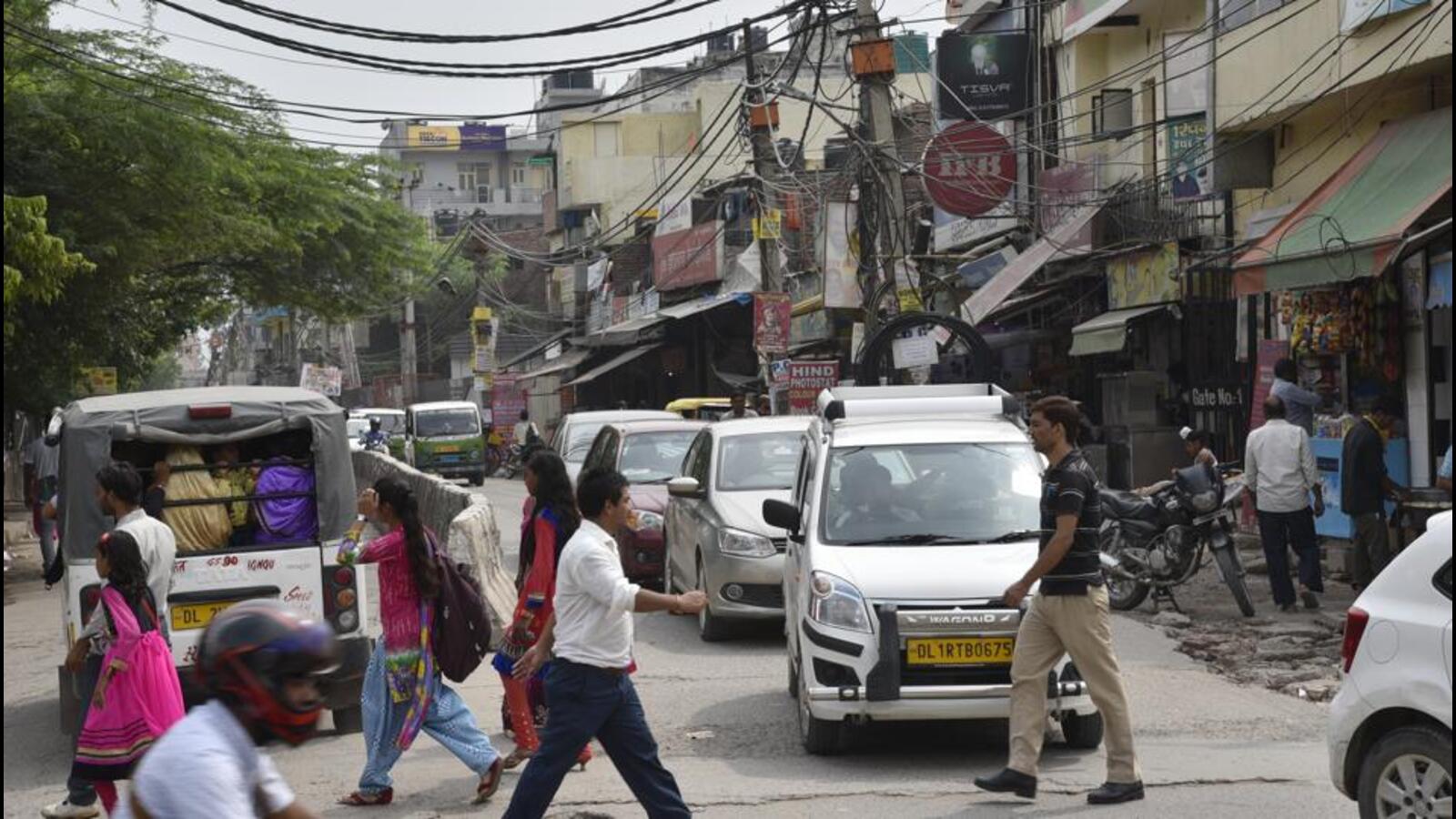 Plan outlined to ease traffic on Delhi’s chock-a-block MB Road | Latest ...