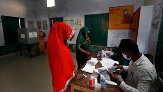 Uttar Pradesh Election Phase 5: Voting underway on 61 Assembly seats ...