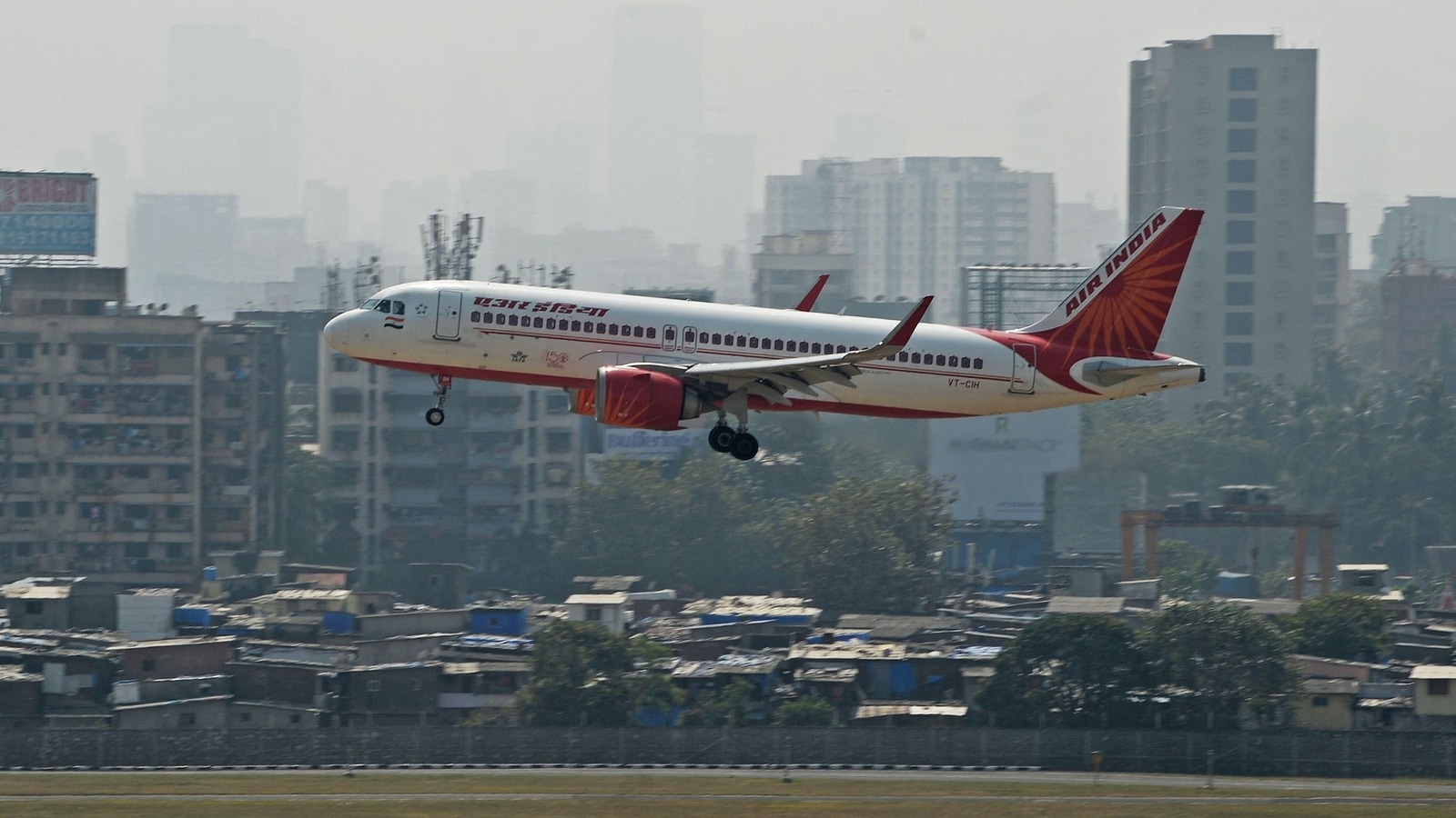 489 return in 2 flights, more airlines step in | Latest News Delhi ...