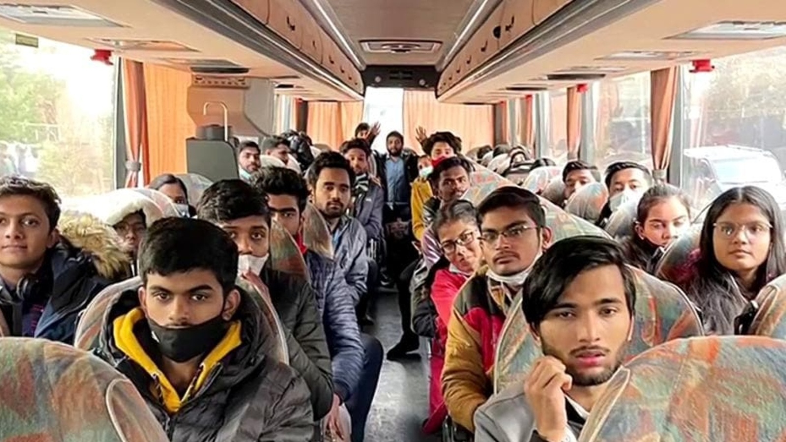 India evacuates stranded citizens from Ukraine via Moldova | Latest ...