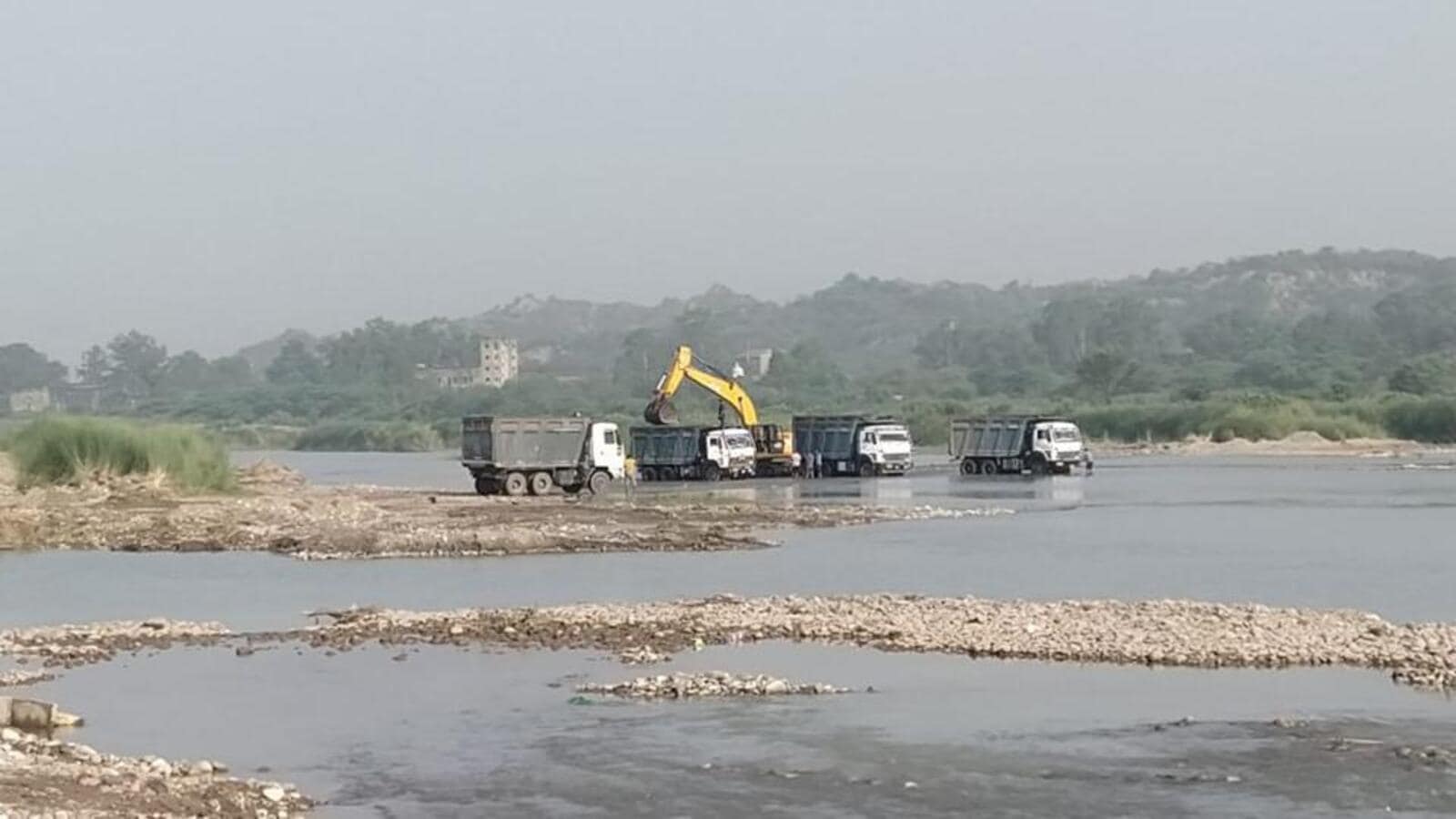 Punjab fails to stop sand mining going on in garb of desilting rivers ...