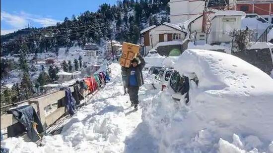 119 rescued after avalanche blocks road in HP’s Lahaul-Spiti district | Hindustan Times