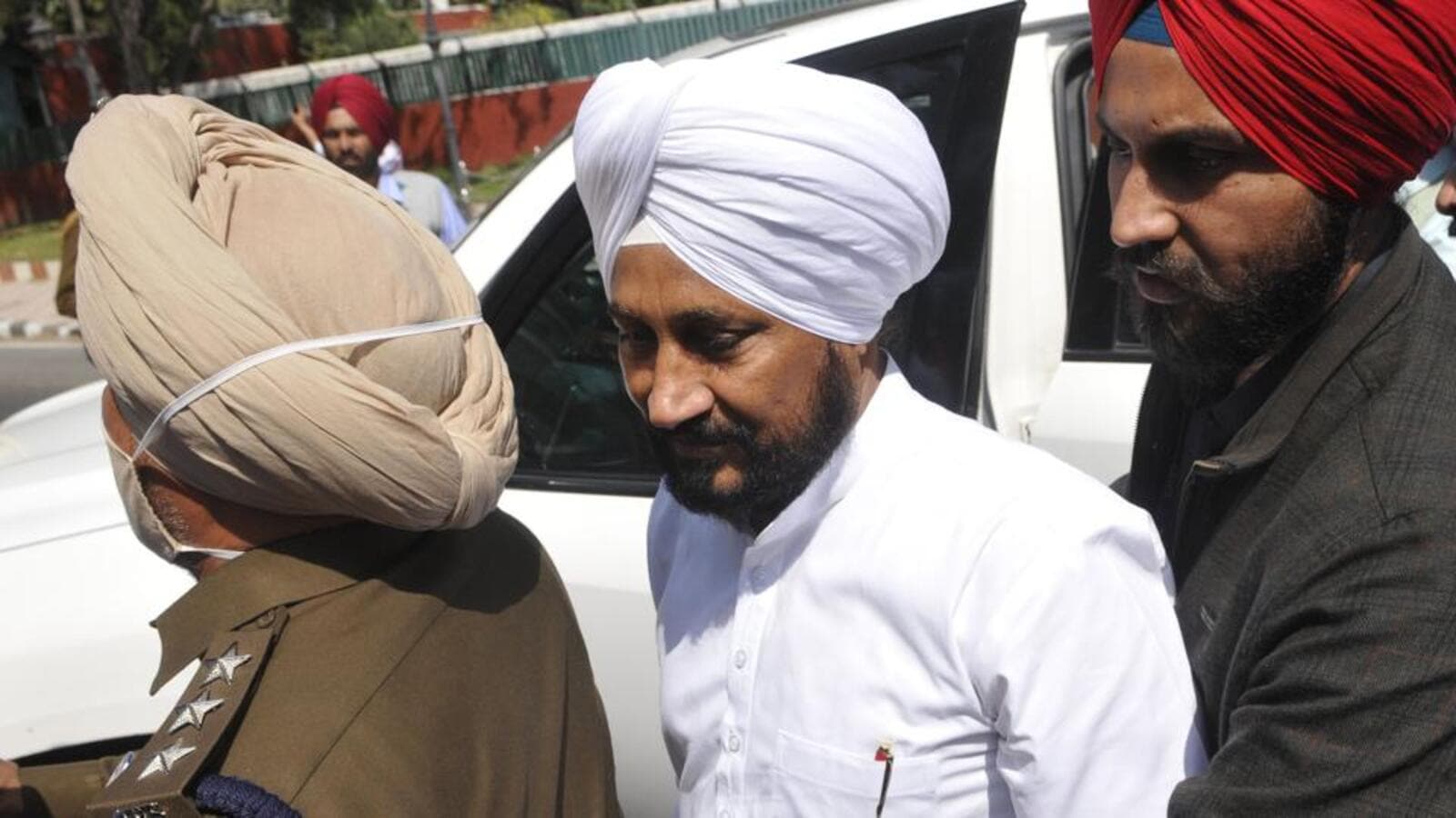 Channi resigns as CM after electoral setback - Hindustan Times