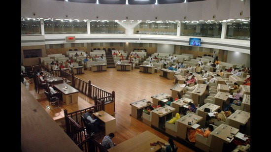 PMC presents ₹9,716 cr budget; commissioner to take final call ...