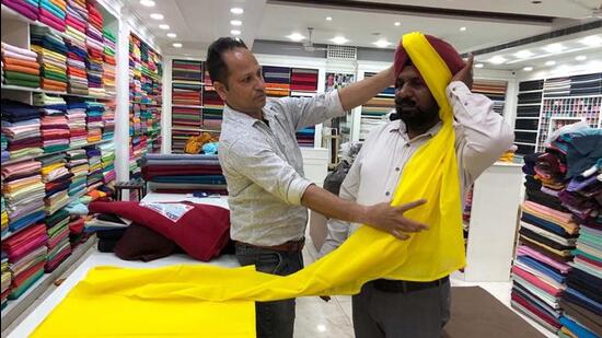 Yellow is the new black: Basanti turbans fly off racks in Ludhiana ...