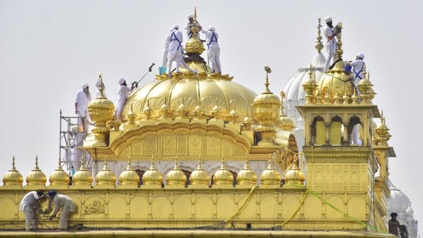 UK jatha starts cleaning of Golden Temple’s gold plating | Hindustan Times