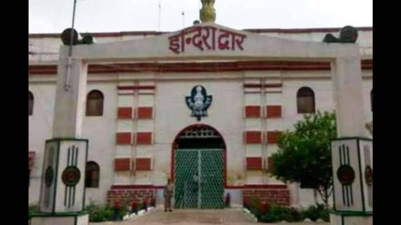 Naini jail inmates thrilled to receive kin once again | Hindustan Times