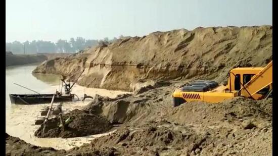 Demand, supply chain disturbed as sand prices soar to ₹40 per cubic ...