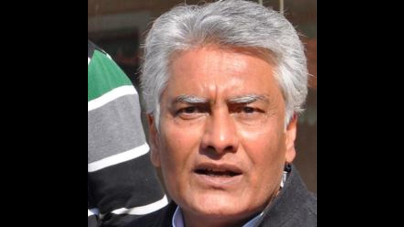 Congress leaders seek action against Sunil Jakhar for objectionable ...