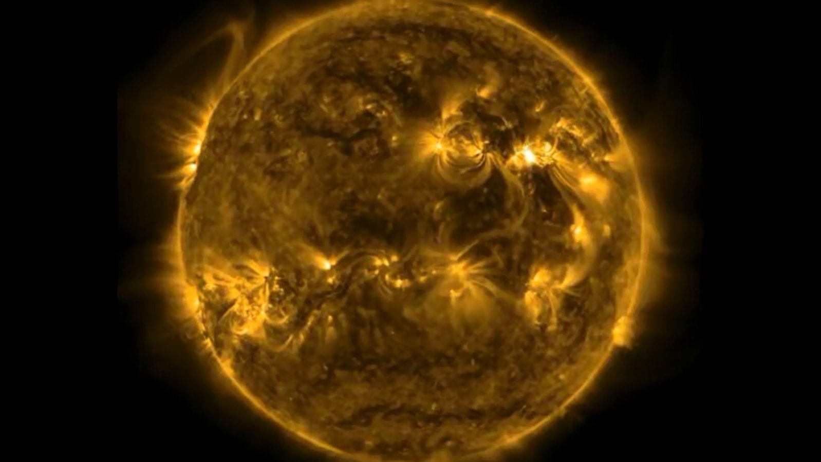 Nasa posts about the Sun's ‘back-to-back performances’. Seen share yet ...