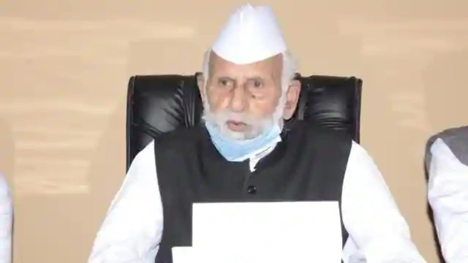 SP MP Barq creates stir with remark on party working | Hindustan Times