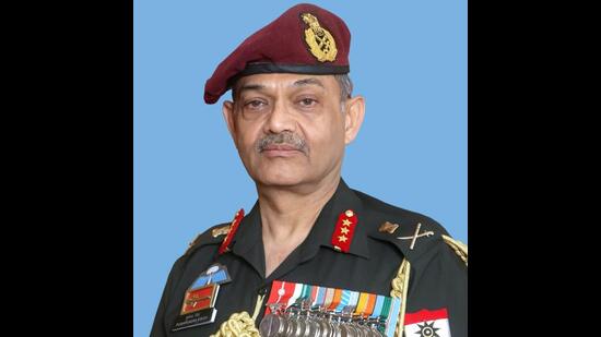 Lt Gen Pushpendra Singh takes over as Rising Star Corps commander ...