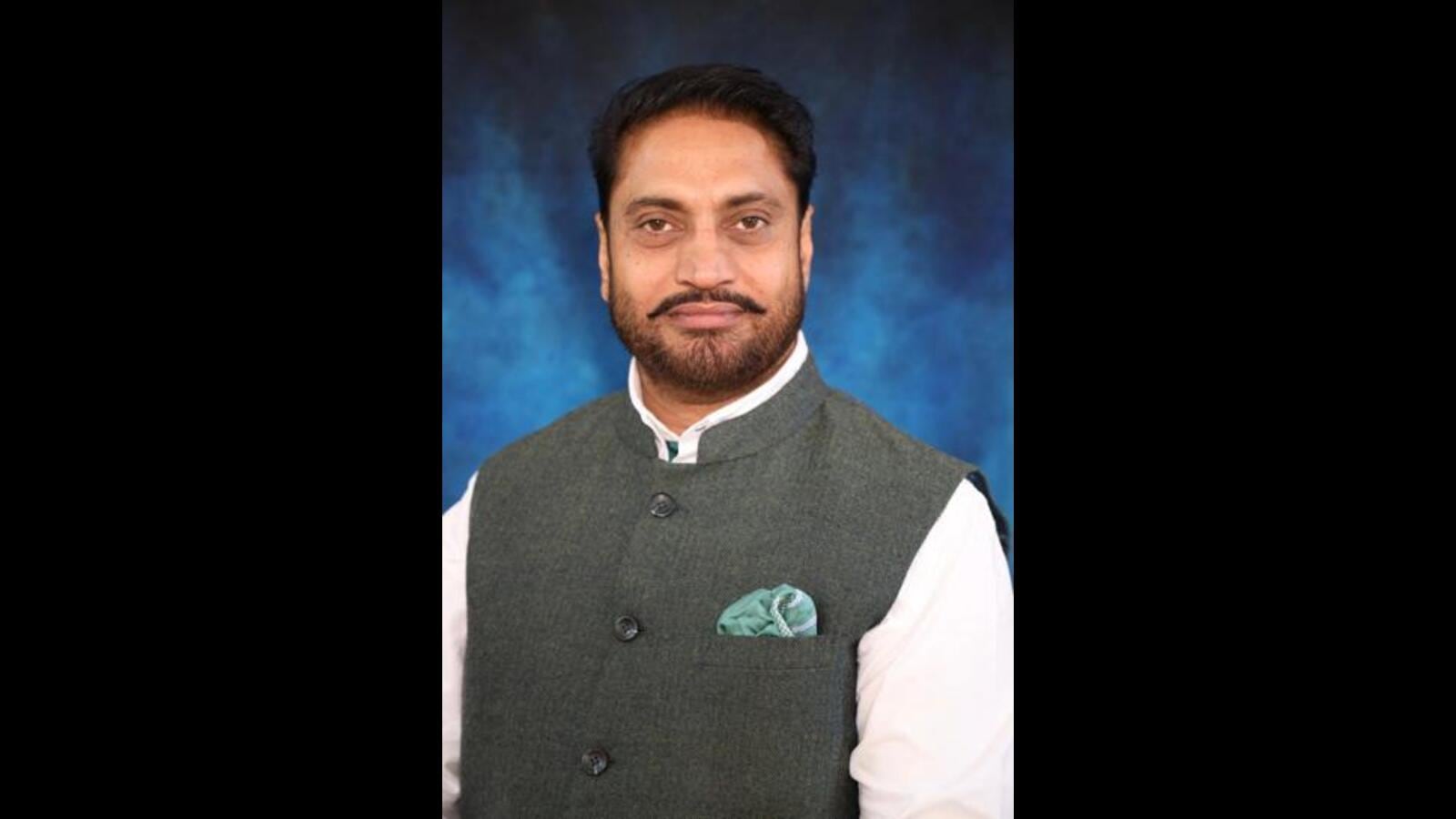 Mohali mayor conducts surprise checking of cleaning work - Hindustan Times