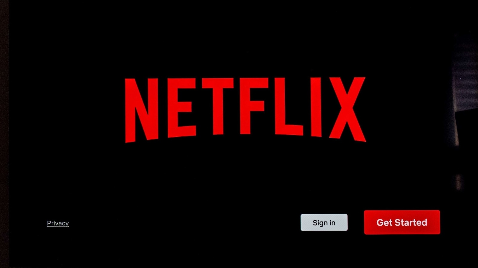 Shares dip 25% as Netflix reports drop in subscribers for first time in ...