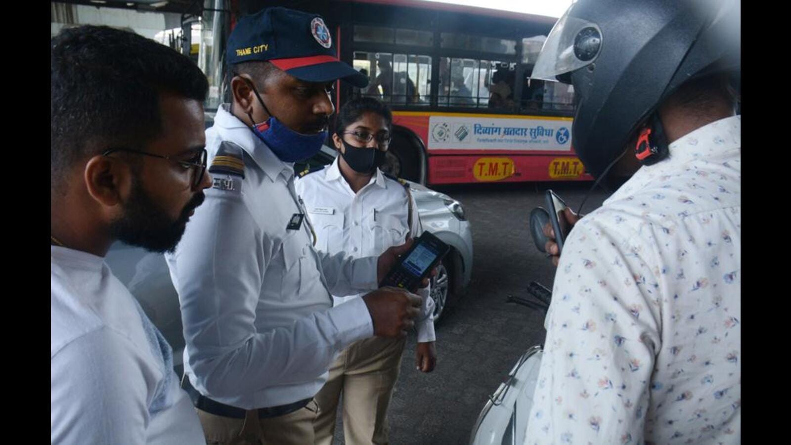 Thane traffic police conduct special awareness drive for those breaking ...