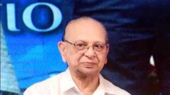 HC admits plea against lifetime Cabinet minster status to former Goa CM ...