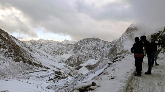 Himachal: Saach Pass opens for light motor vehicles after six months ...