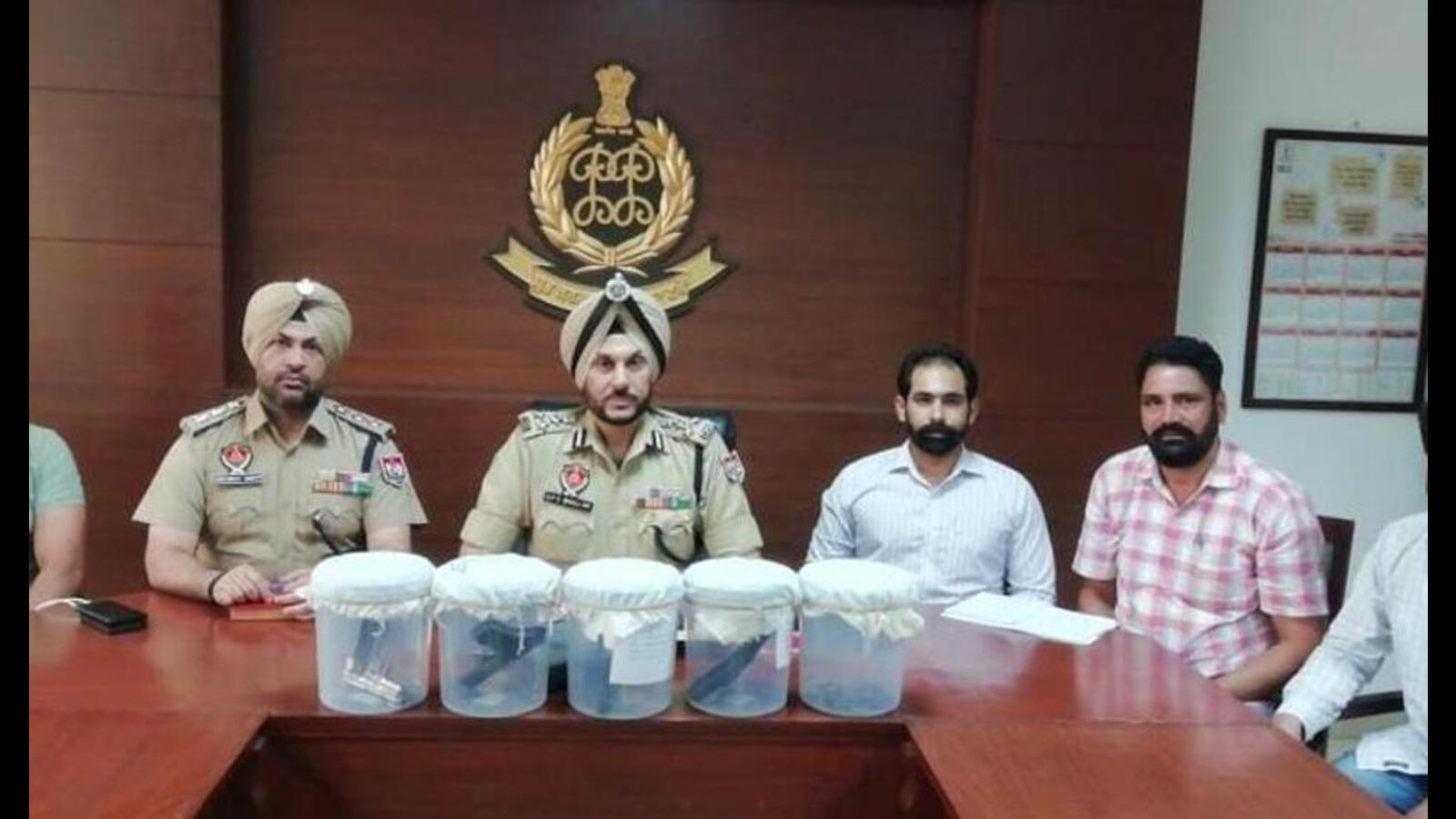 3 aides of gangster Lawrence Bishnoi arrested from Bathinda | Hindustan ...