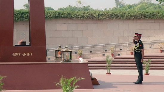 Lt Gen BS Raju takes over vice army chief: 'Moment of pride', say K'tka ...