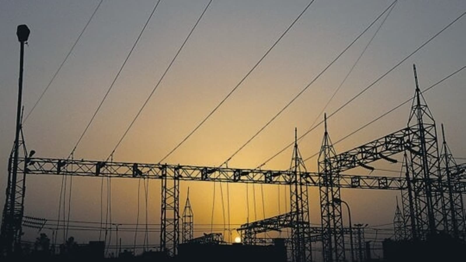 Delhi's peak power demand reaches 6,194, highest ever in May 1st week ...