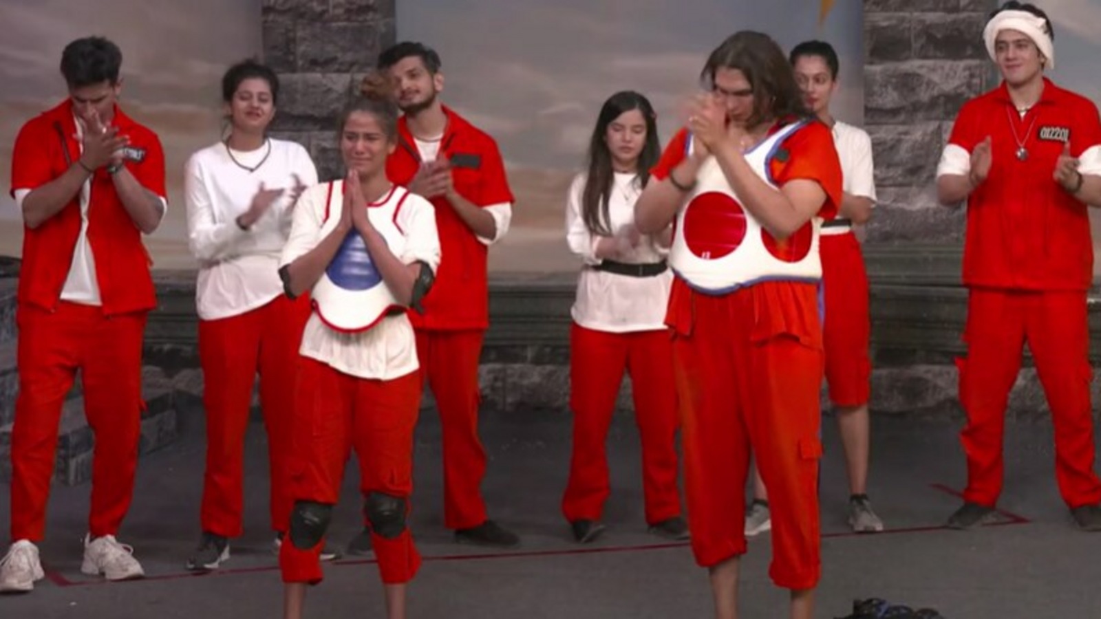 Lock Upp: Poonam Pandey gets evicted ahead of finale, says she hopes to ...