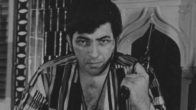 Amjad Khan's son Shadaab Khan recalls when film producers owed dad ₹1. ...