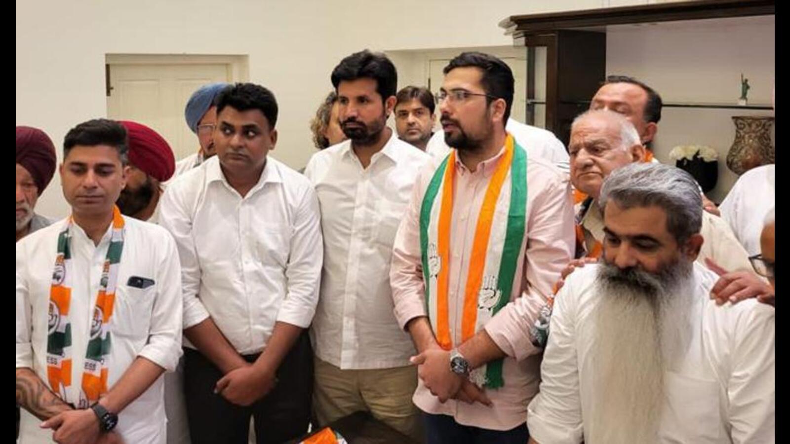 Nawanshahr former MLA Angad Saini rejoins Cong | Hindustan Times