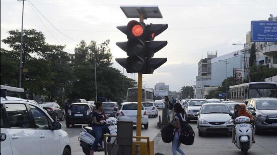 Soon, traffic lights in Pune to be timed as per flow of vehicles ...
