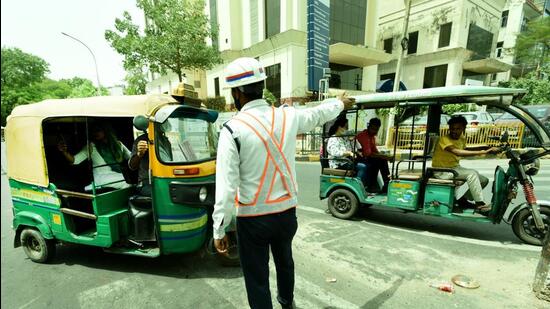 Auto drivers told to charge as per meter in Noida, but rates not ...