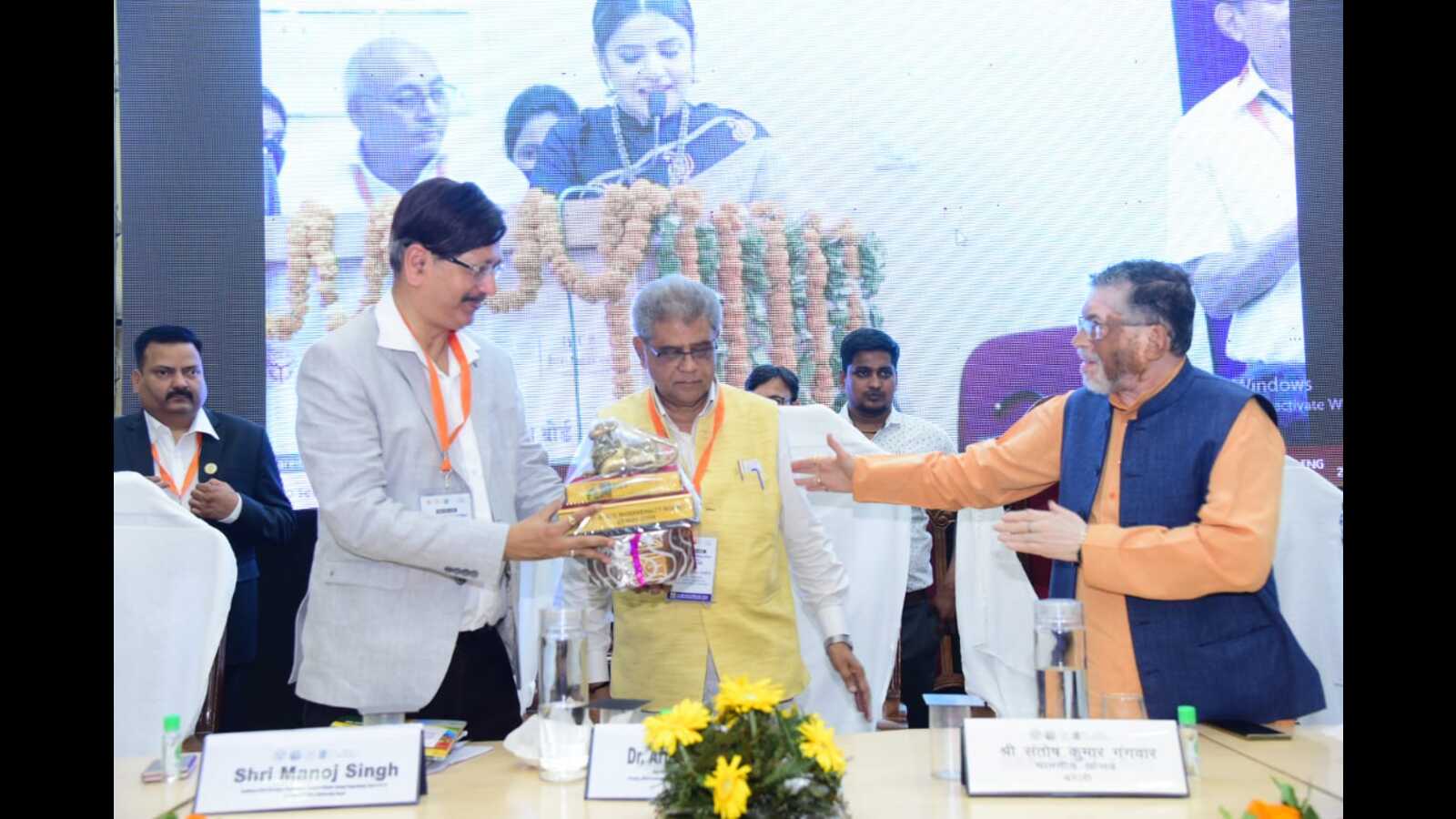 175 Crore Saplings To Be Planted In U P In Next 5 Years Minister 175-crore-saplings-to-be-planted-in-u-p-in-next-5-years-minister