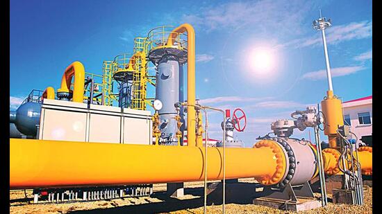 Natural gas supply reaches Bathinda refinery | Hindustan Times