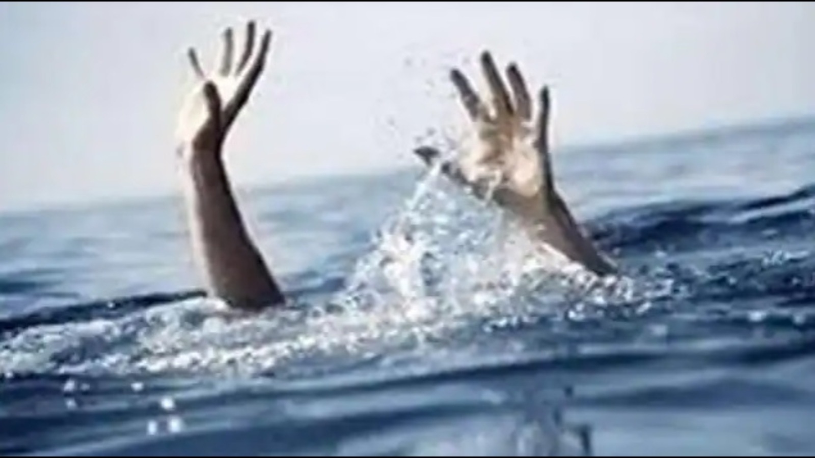 Four drown in Ganga as boat capsizes | Hindustan Times