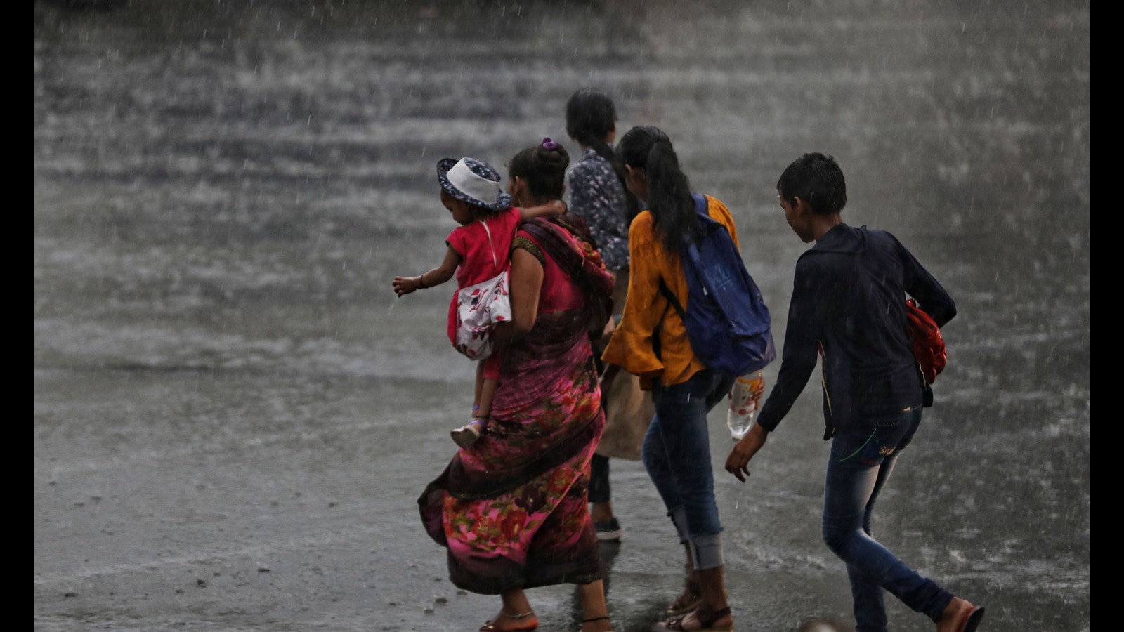 Weather turns pleasant in Lucknow, maximum temperature drops 9 degrees ...