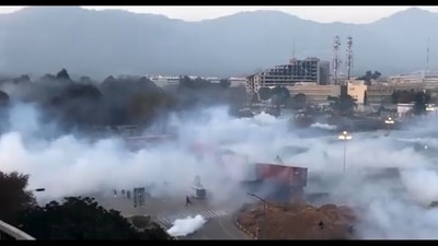 Pakistan: Imran Khan's Azadi march reaches Islamabad, capital turns ...