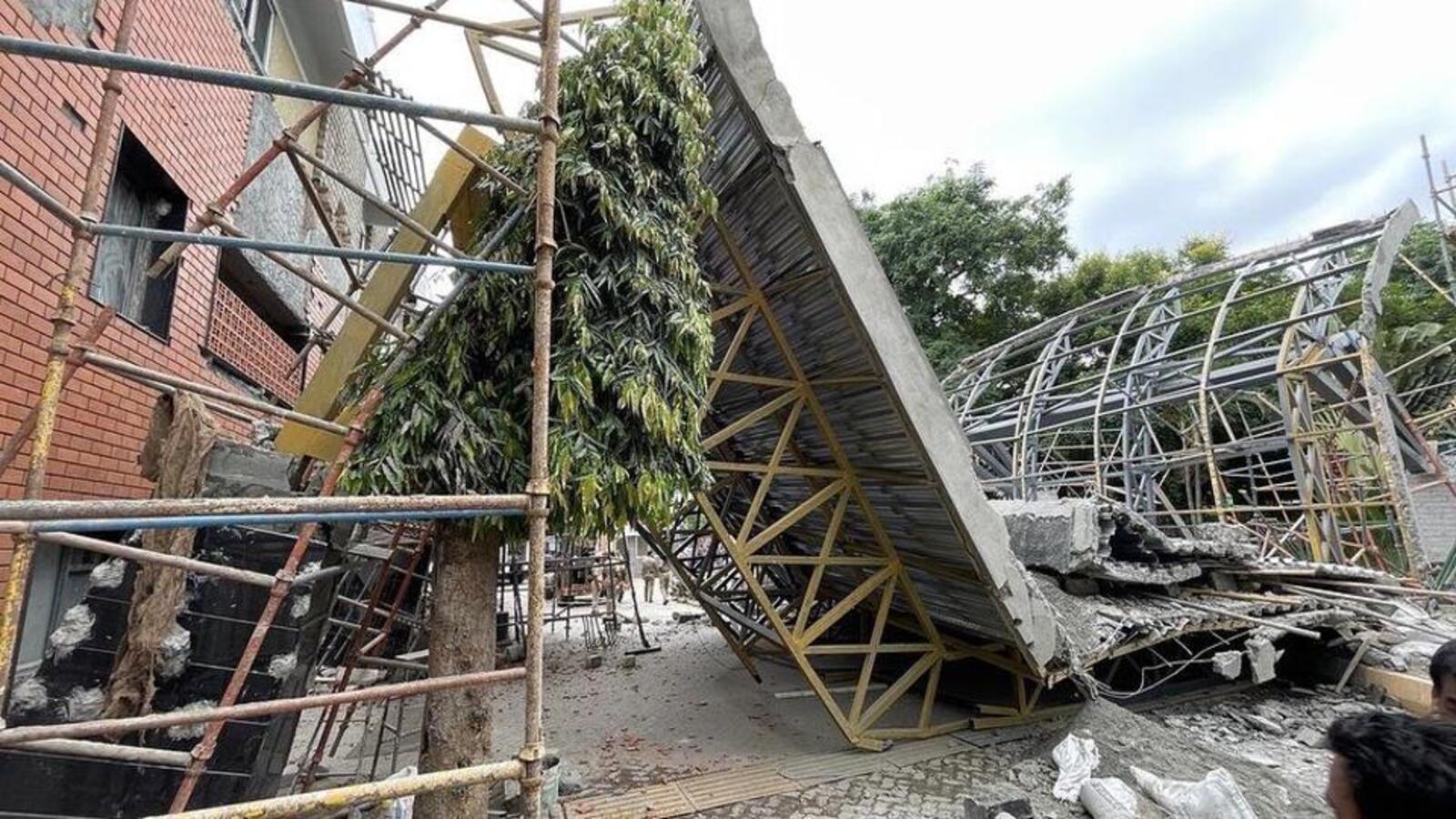 Four injured after portico collapses in hospital in Bengaluru ...