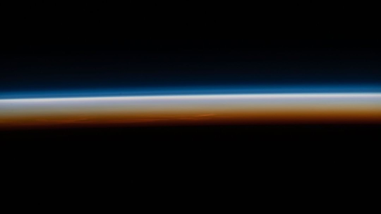 Photos of orbital sunset’s last rays illuminating Earth’s horizon are ...