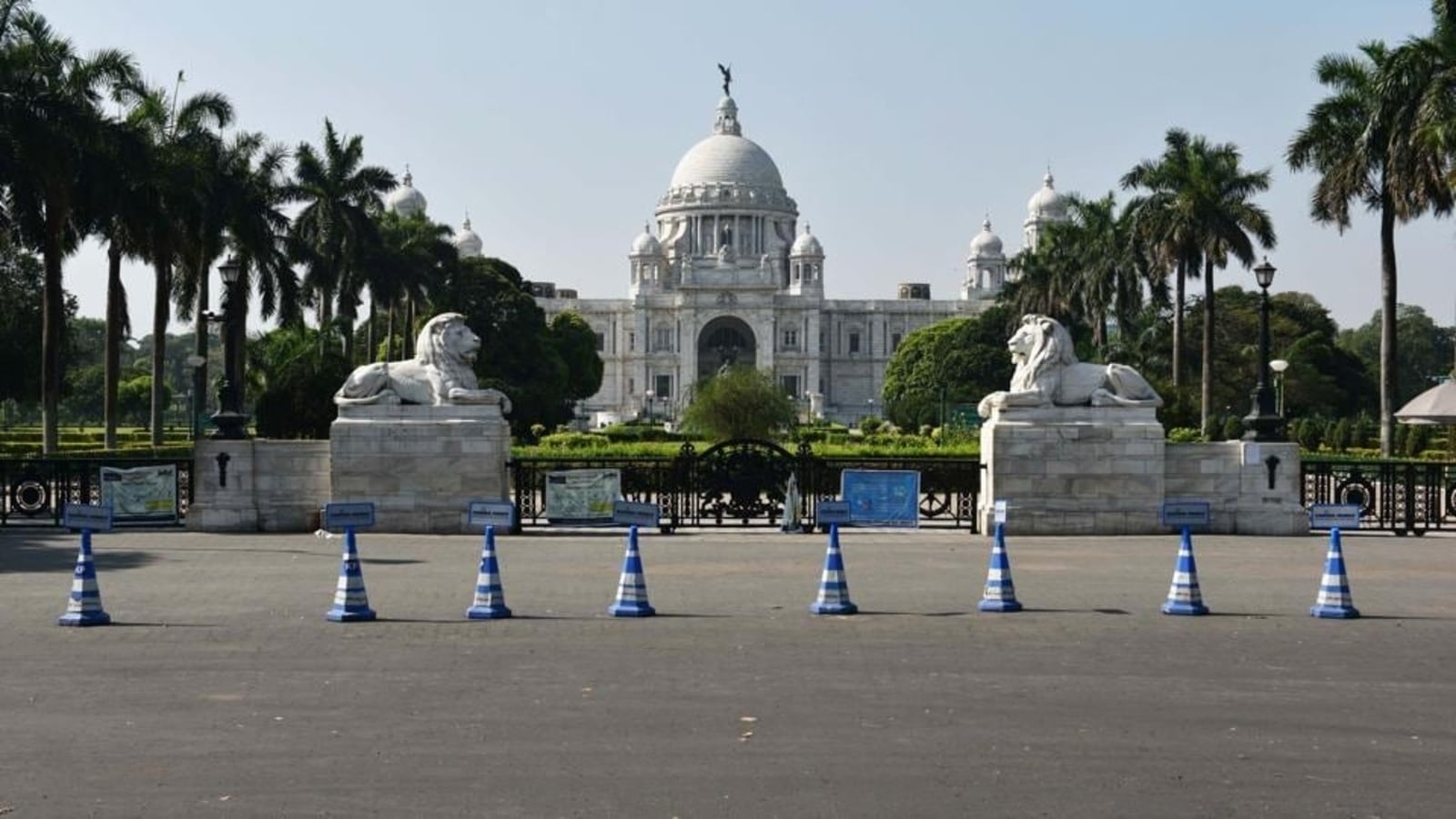 Kolkata witnesses zero shadow moment | Kolkata - Hindustan Times