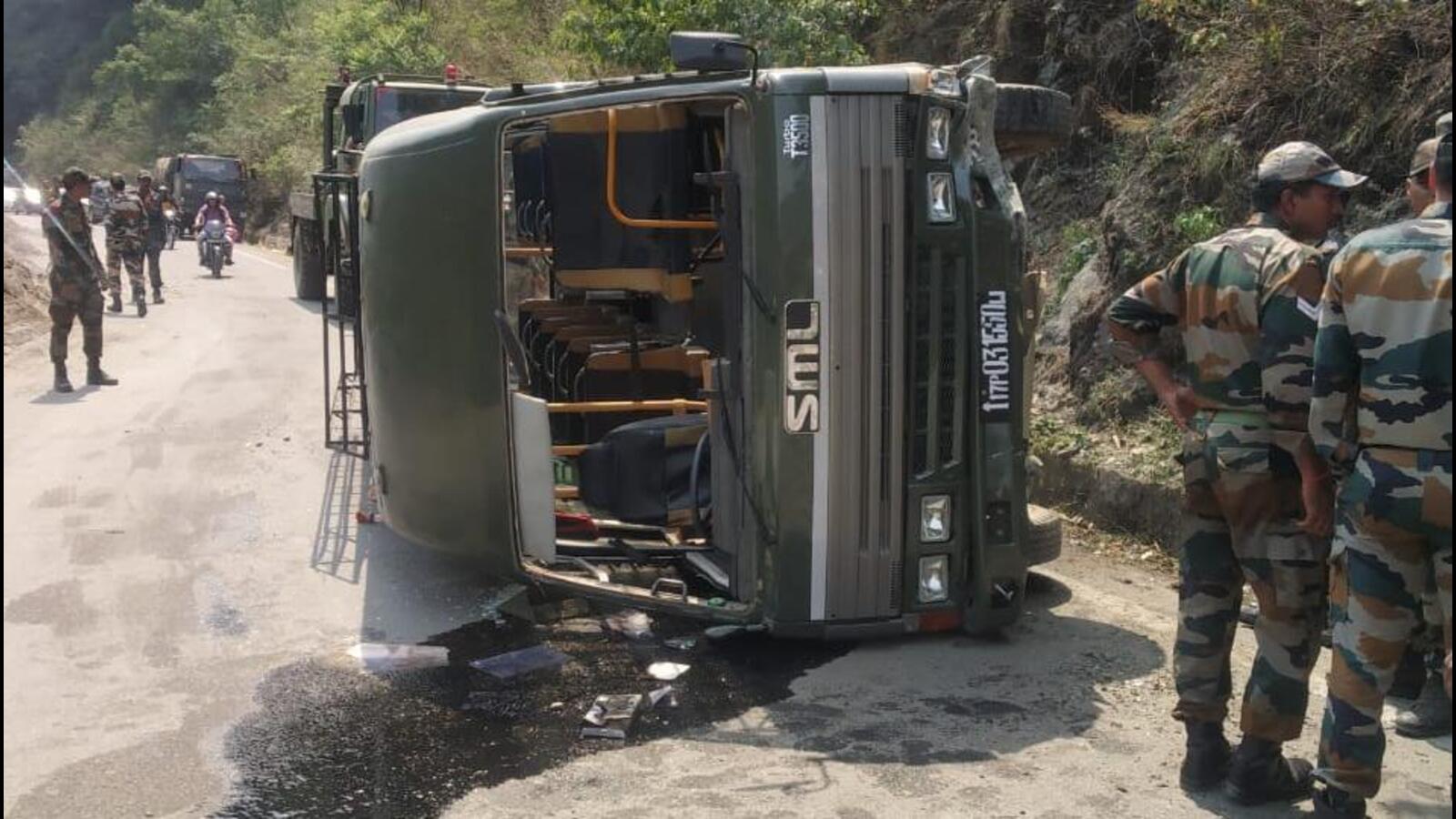 Dalhousie: Army school van topples, four students injured - Hindustan Times