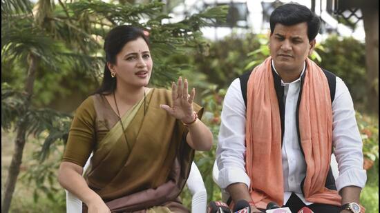 Mumbai police file charge sheet against Rana couple for allegedly assaulting cops | Mumbai news