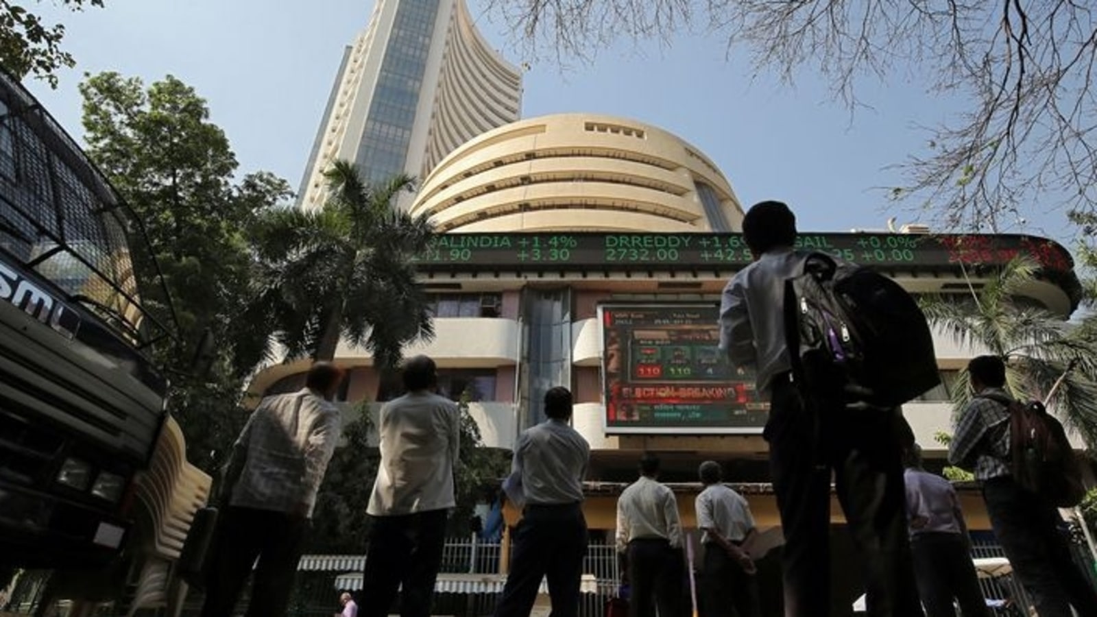 Indian shares drop as demand worries drag metal stocks - Hindustan Times