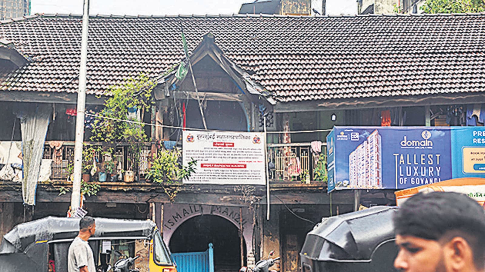 12 buildings in Kurla to be torn down to avoid collapses | Mumbai news