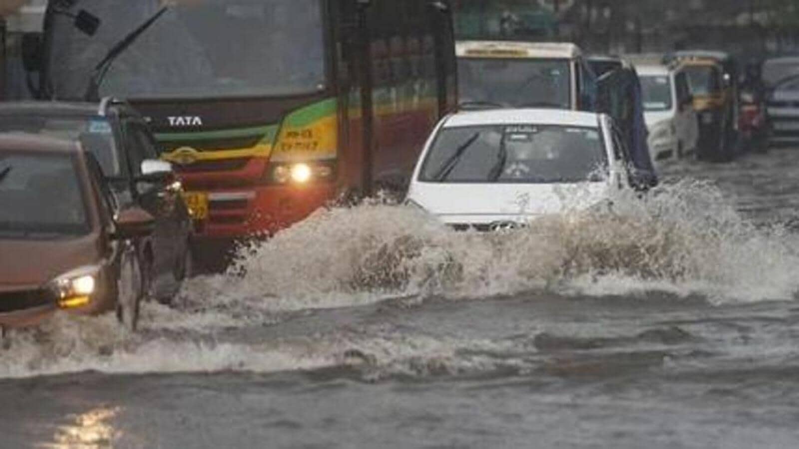 Mumbai rains: NDRF personnel arrive in Palghar amid heavy downpour | Hindustan Times