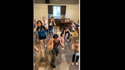 ‘Dancing Dad from US’ Ricky Pond grooves to Bangle Ke Peechhe song ...