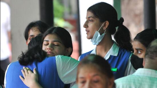 Tree collapse accident at Carmel Convent, Chandigarh: Heerakshi ...