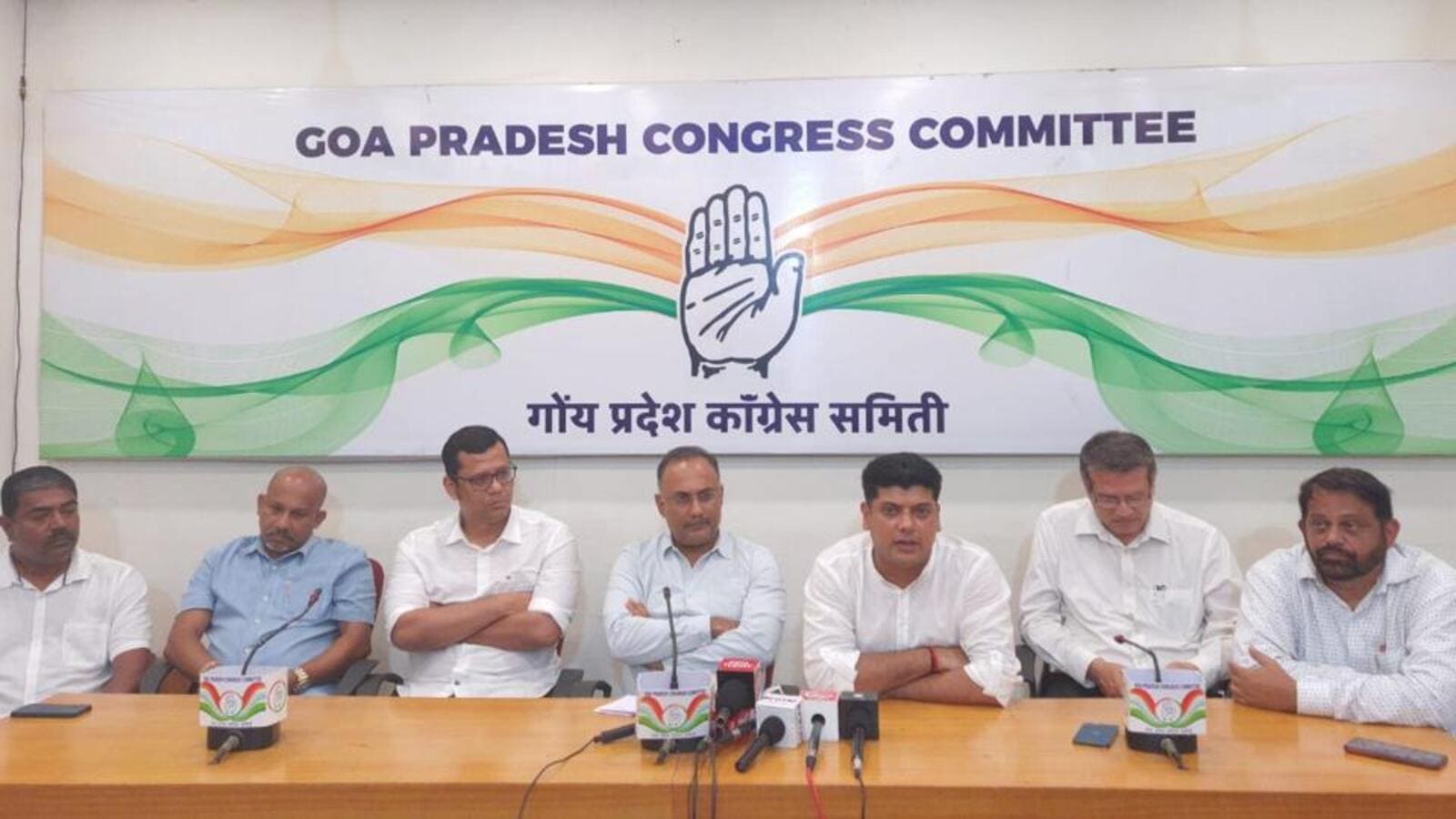 Congress may face defections in Goa, removes Lobo as Leader of ...